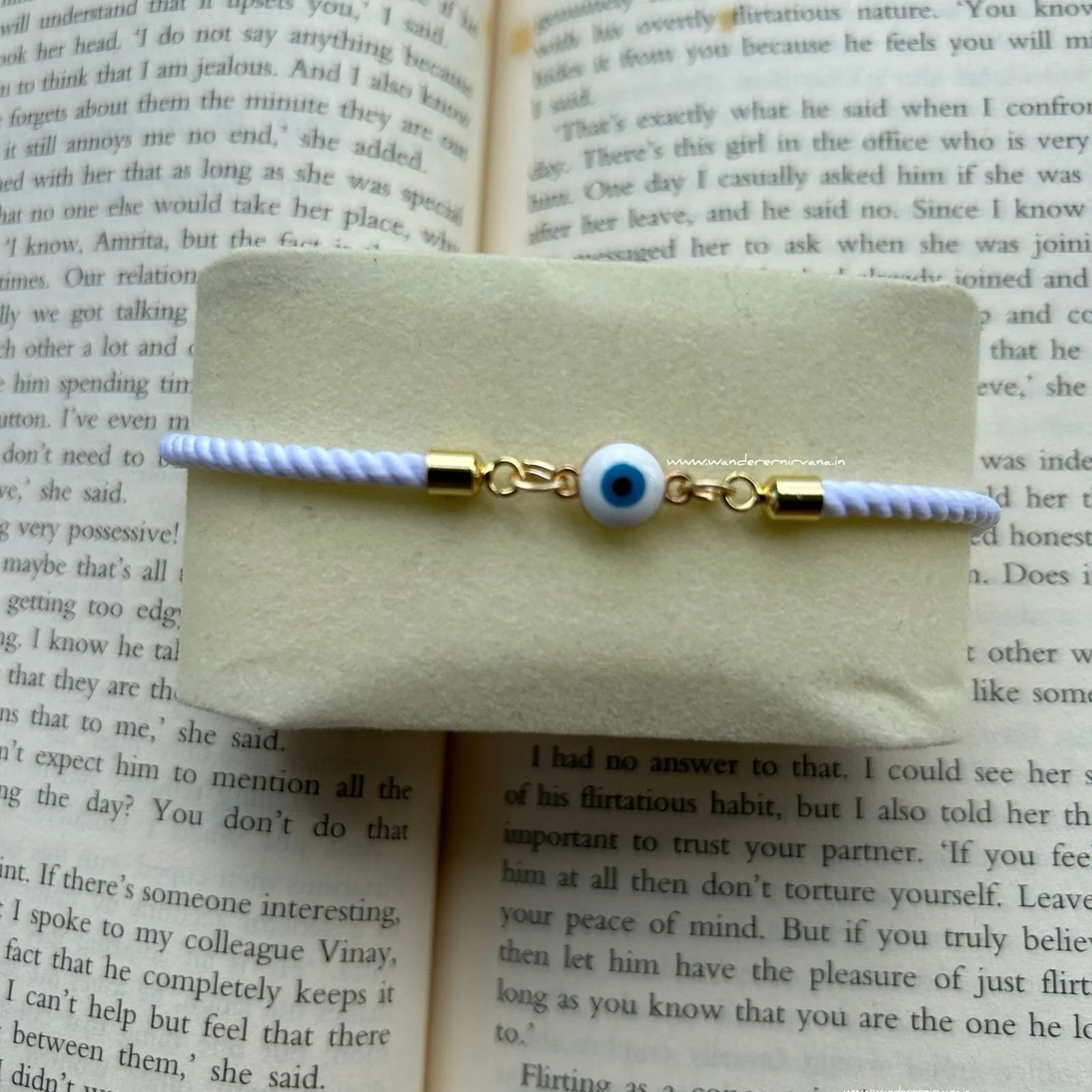 Luxe White evil eye band – Wanderer Nirvana